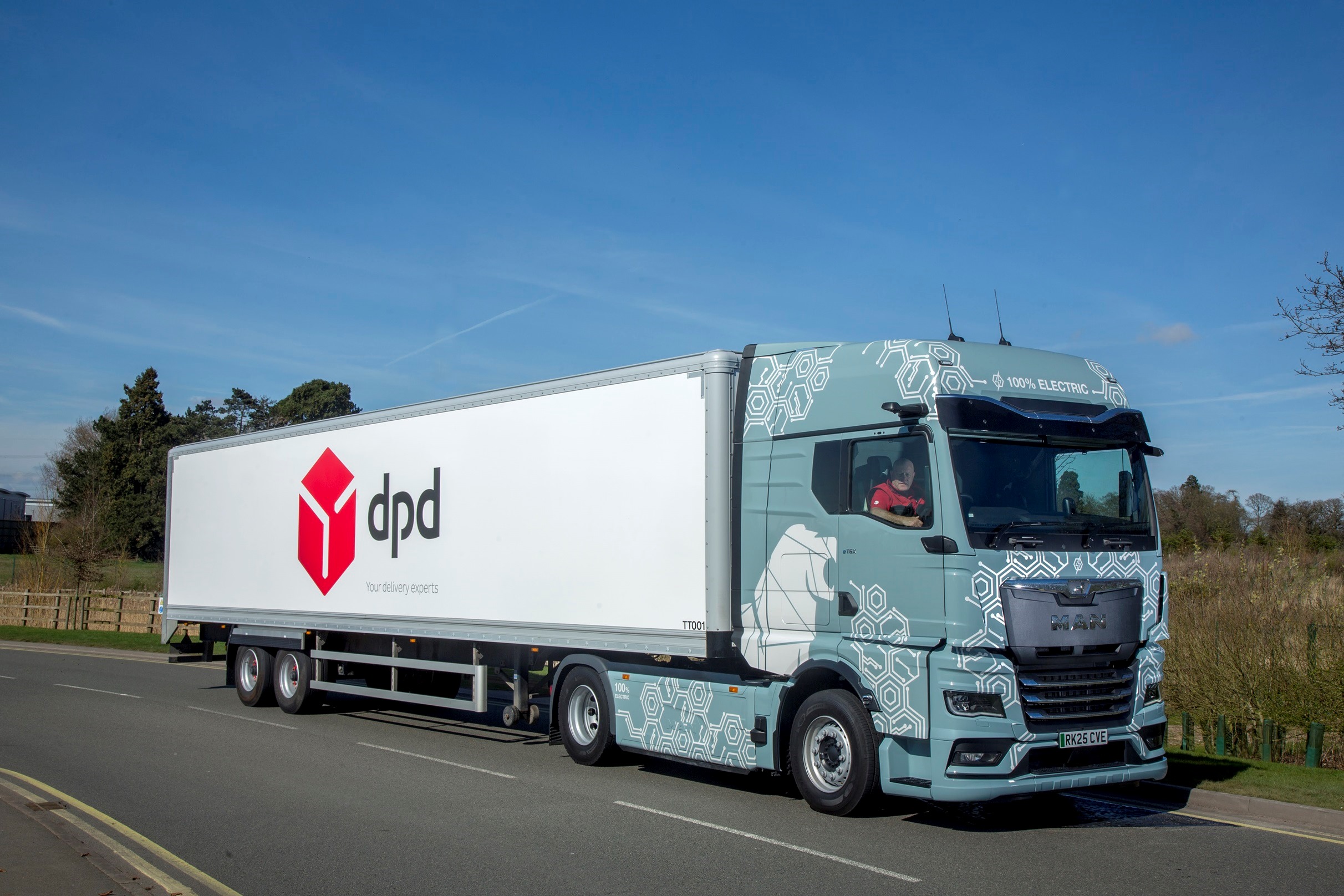 Case Study: DPD Trials Electric HGV for Emission Reduction