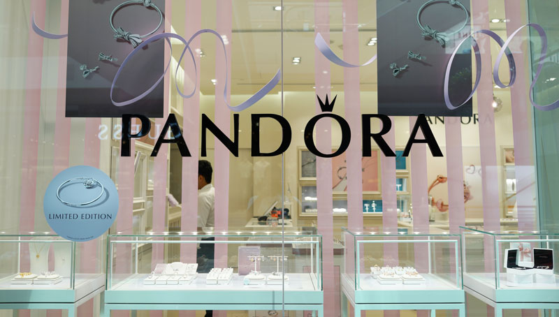Pandora Achieves 100% Use of Recycled Gold & Silver Early