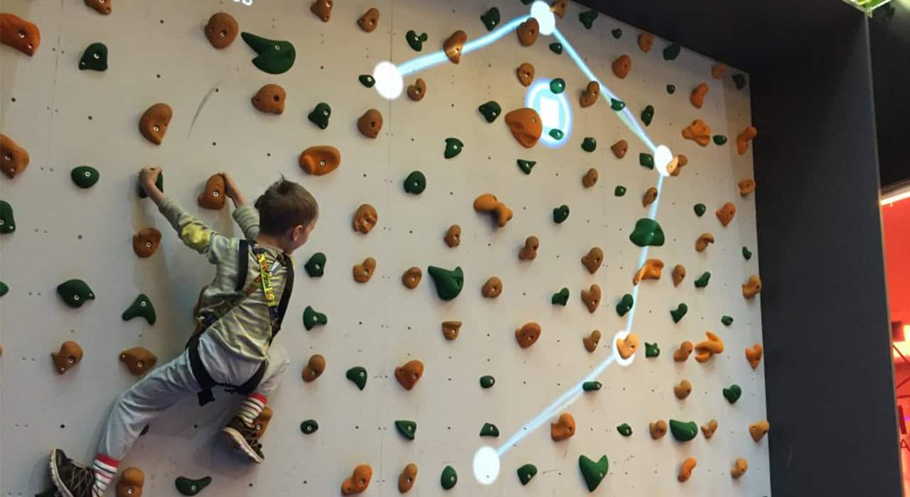 Smart projector used to create interactive climbing wall - Springwise