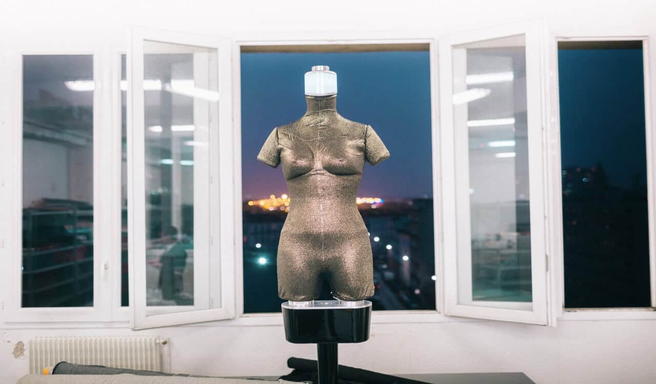 Robotic mannequin adapts to different body shapes - Springwise