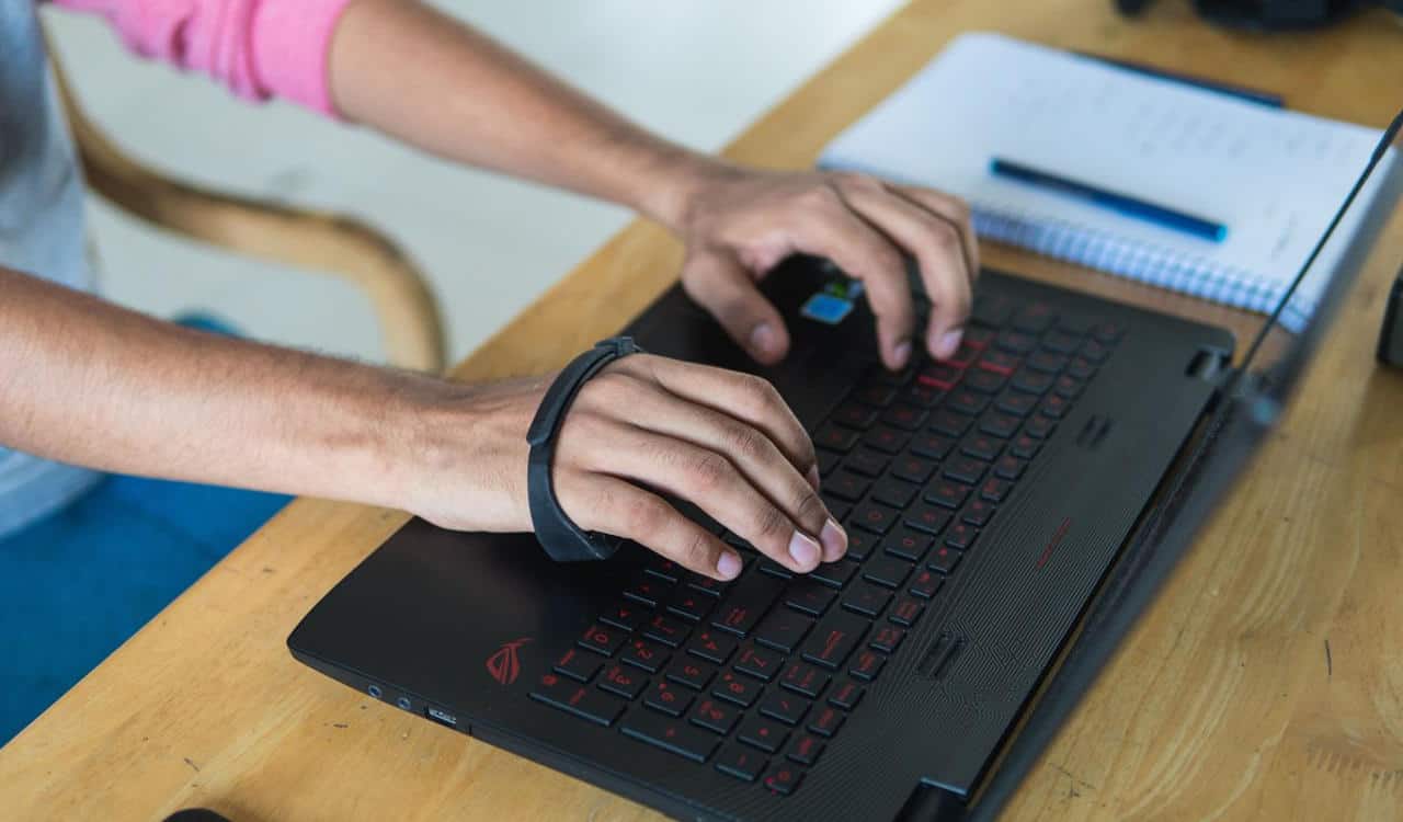 Gesture controller operates with a wave of the hand - Springwise