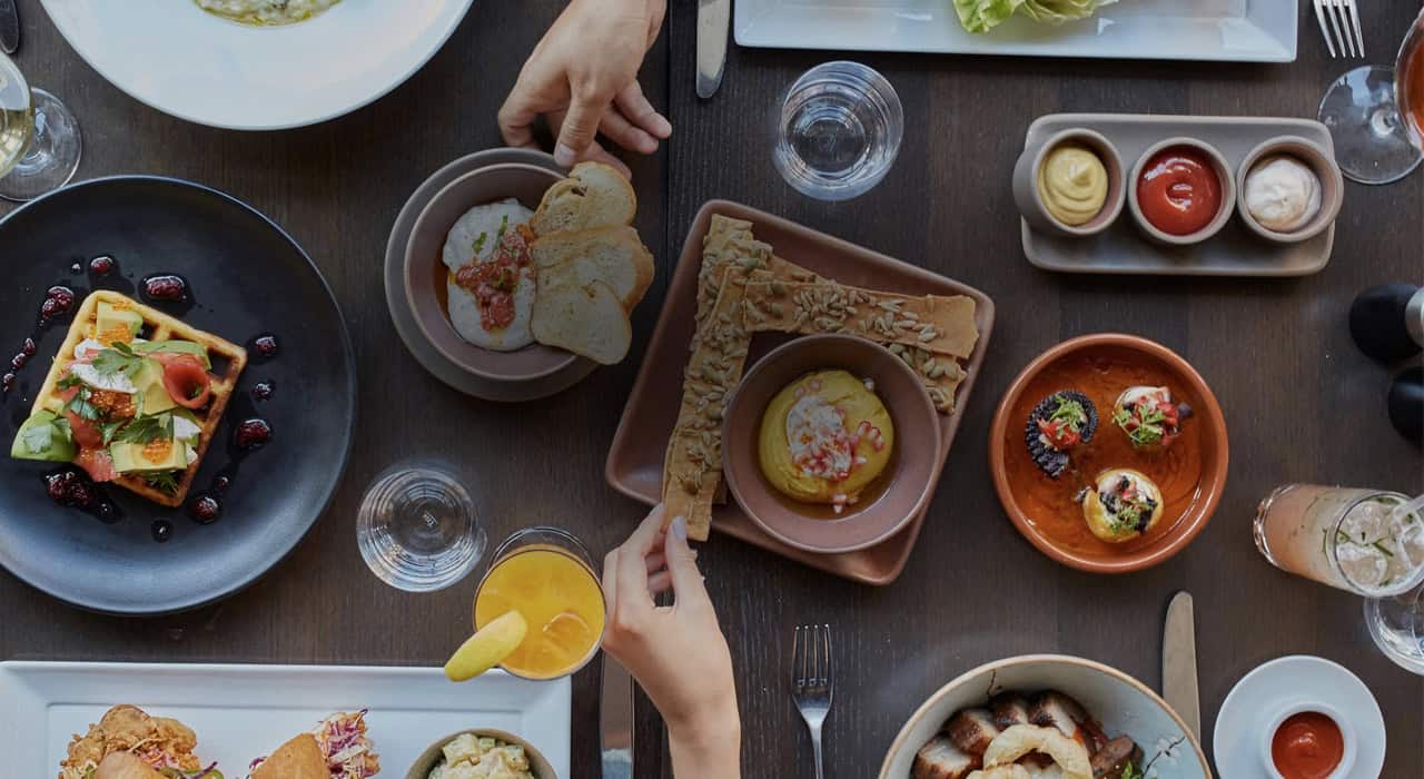 App streamlines lunch hour dining - Springwise