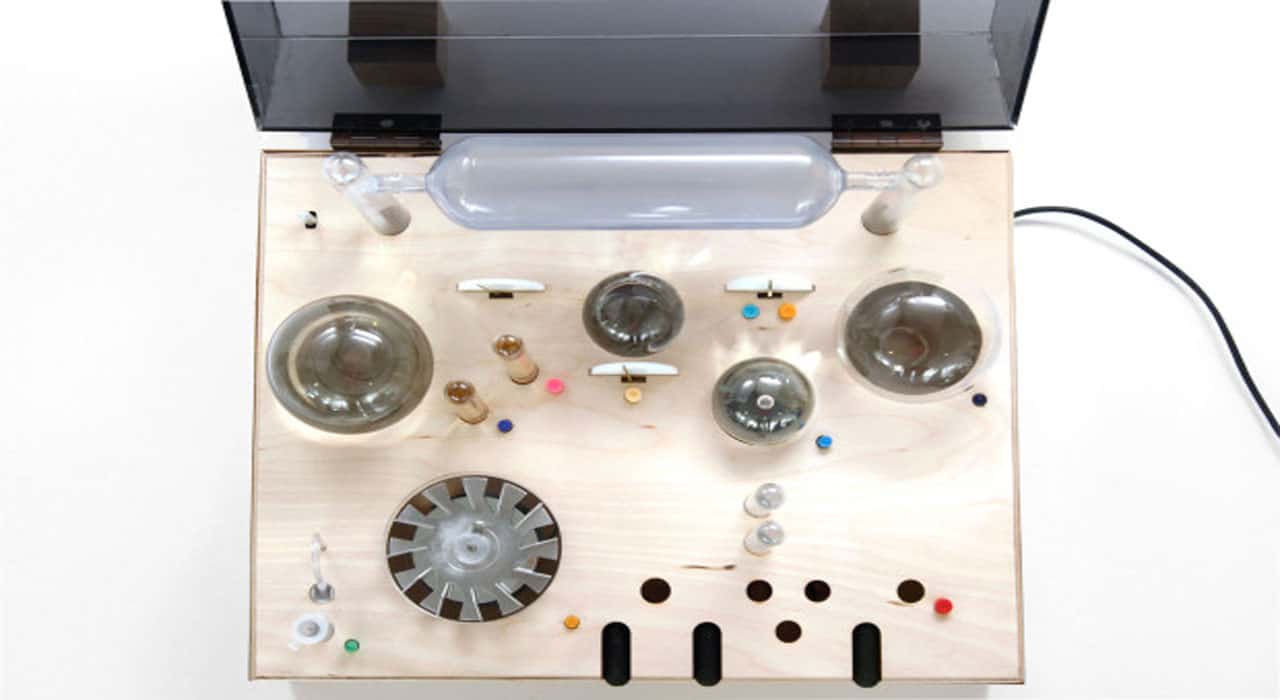 Home cell growing kit lets everyone try biotech - Springwise