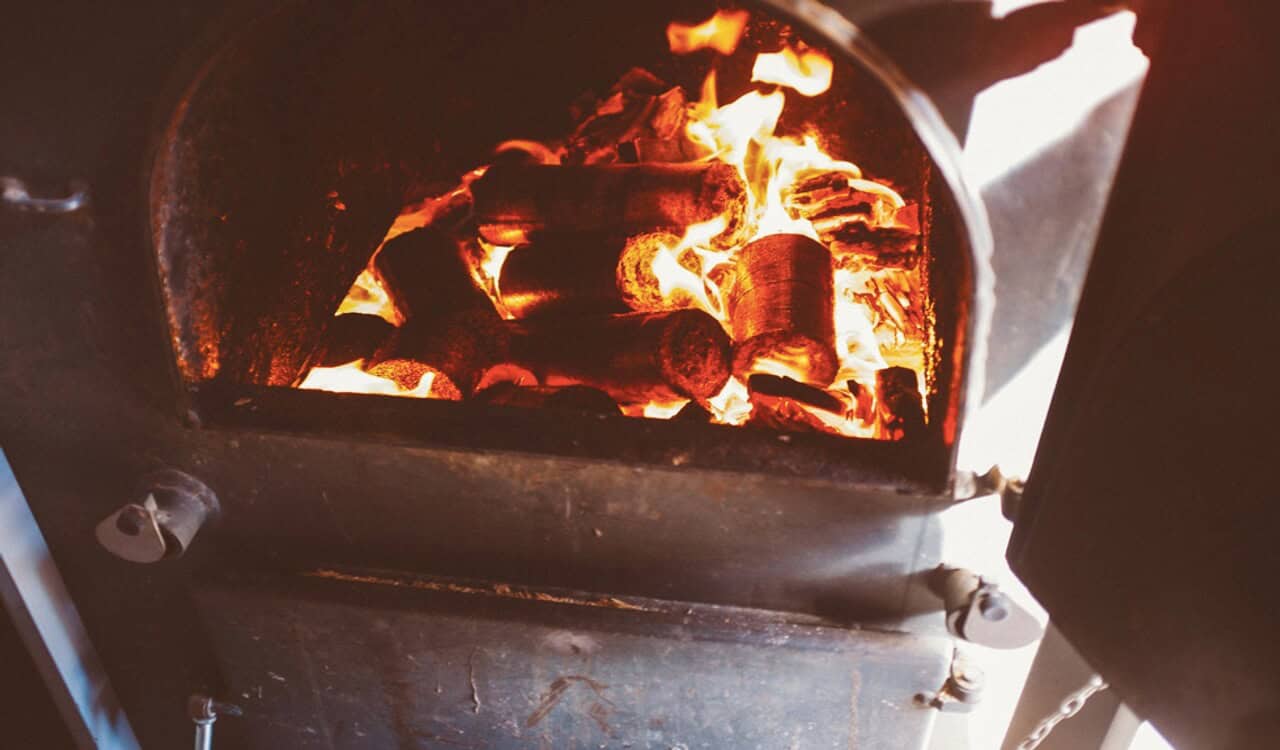 Coffee grounds recycled into sustainable fire logs - Springwise