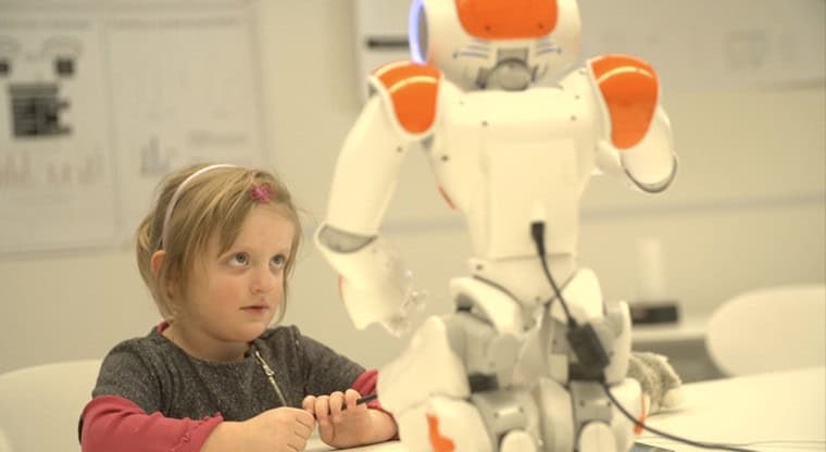 Teaching this robot will help children to improve their handwriting ...