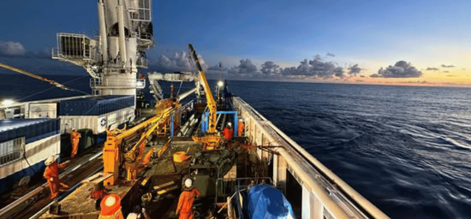 Leveraging differences in ocean temperature to generate electricity ...