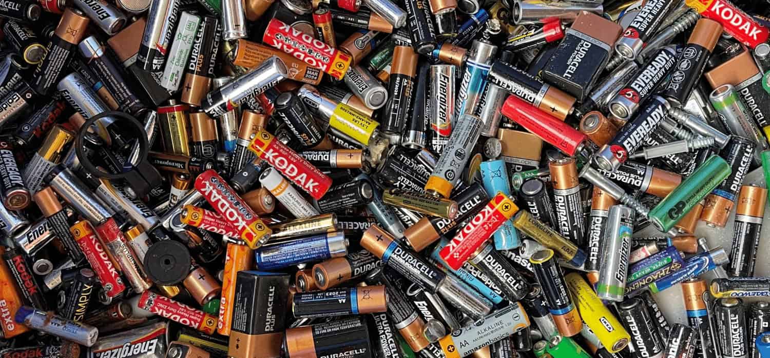 Scientists find new way to revive dead lithium-ion batteries - Springwise