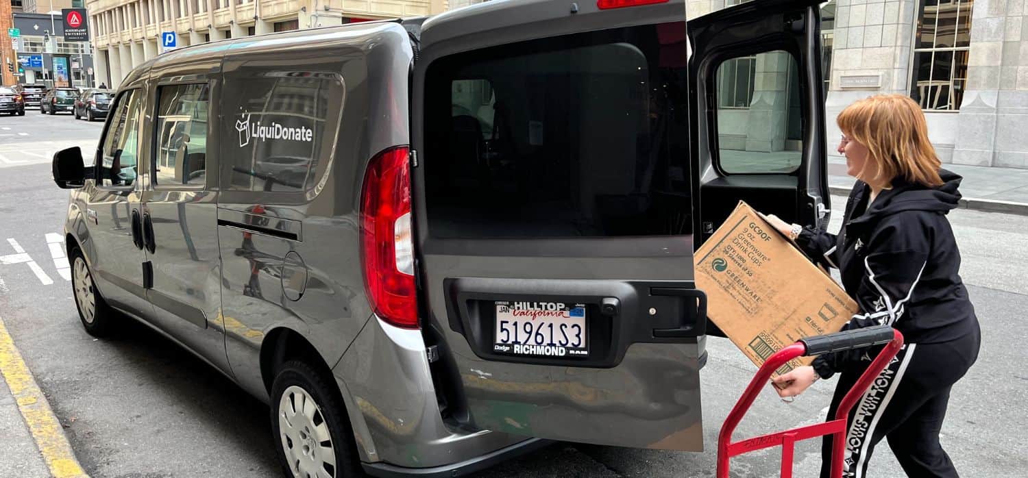 A platform helps retailers donate their returns - Springwise