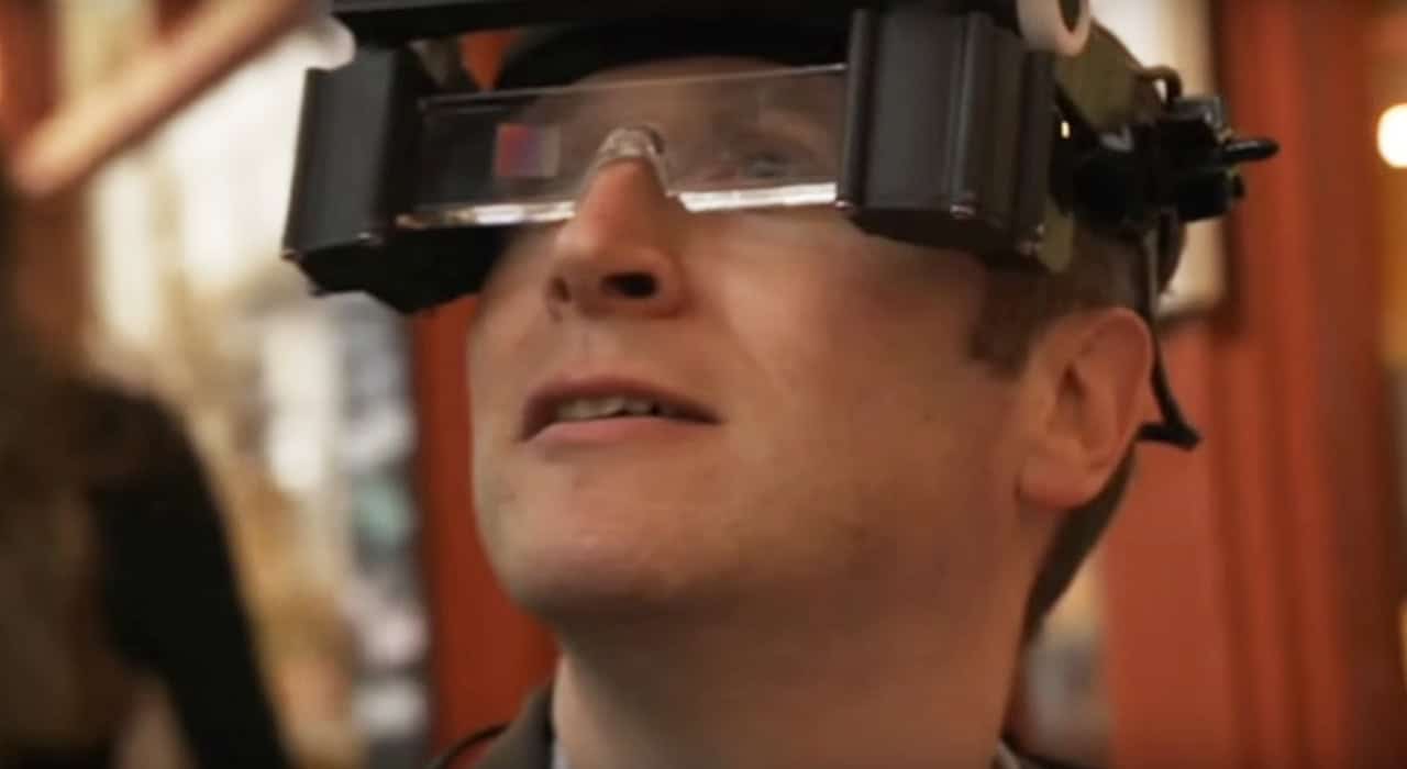 Smart glasses help the partially sighted to see - Springwise